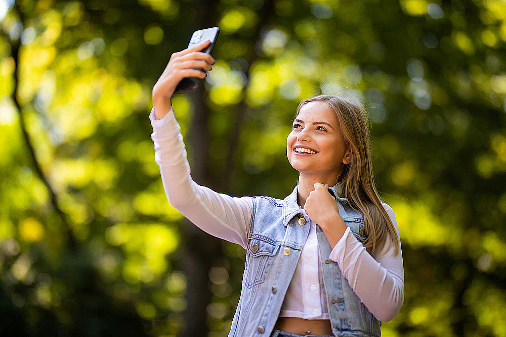 How to take selfies - Tips for nude selfies